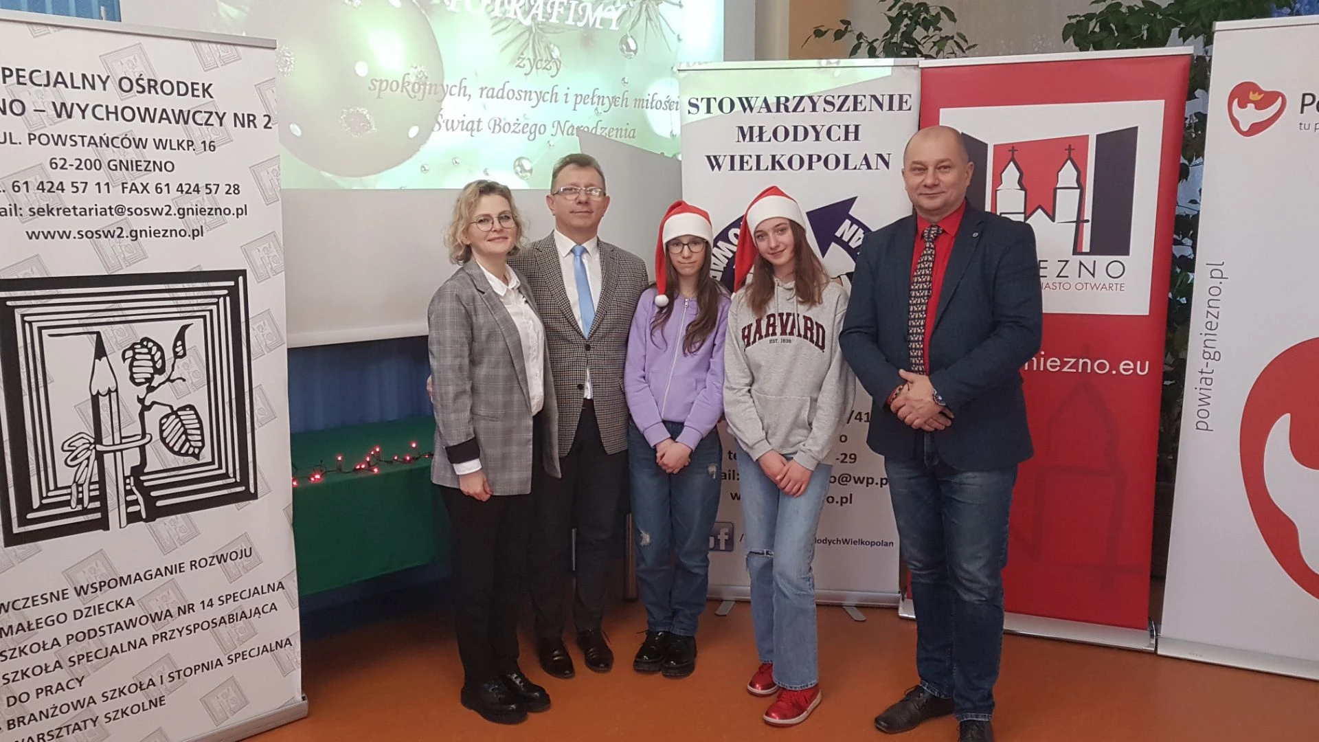Mikołajkowe Wolontariuszki Z 8a
